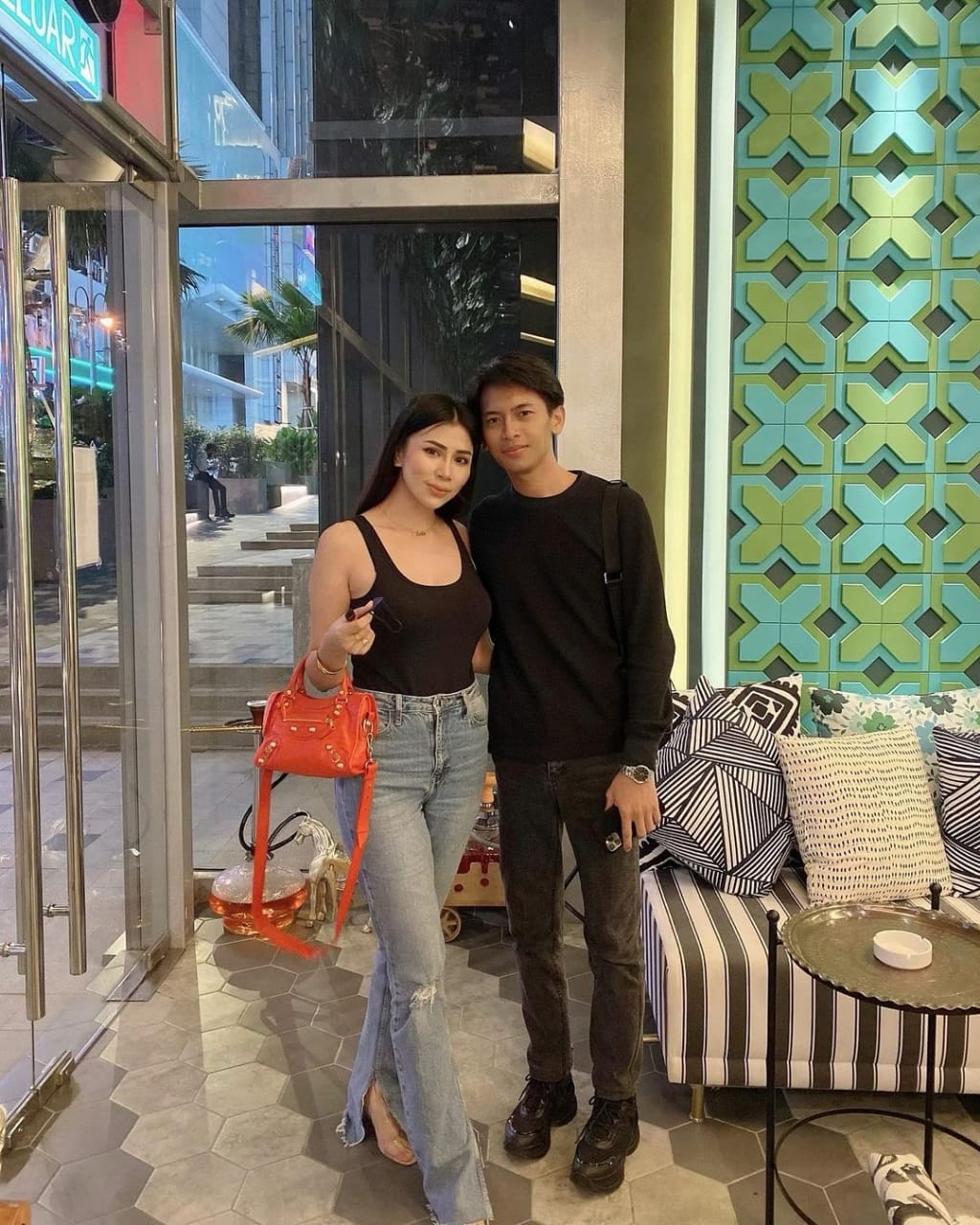 阿瓜变老公 伪娘做回男人娶女闺蜜 | 新生活报 - ILifePost爱生活