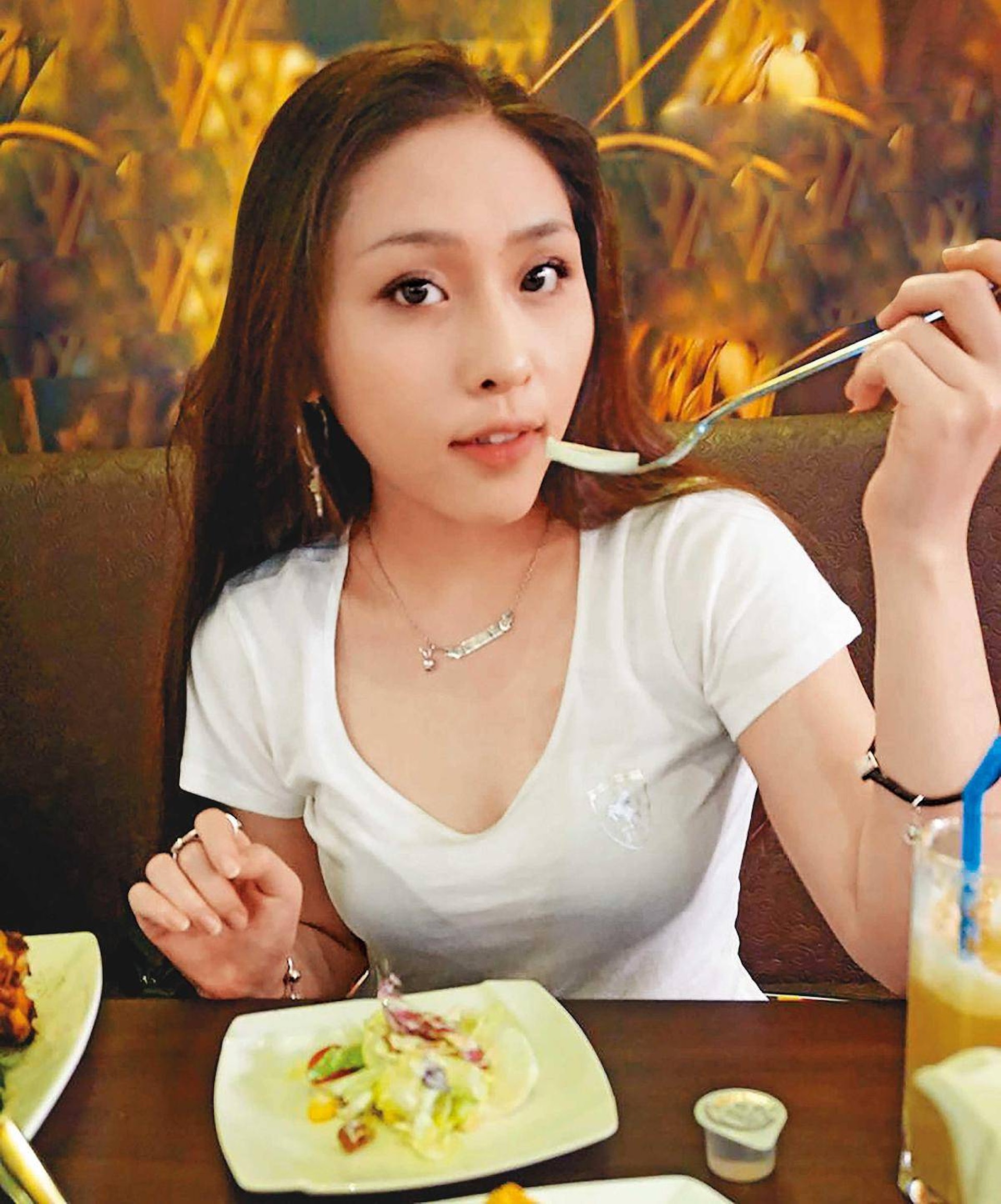 【台湾#metoo风暴】网红痛哭控艺人廖峻 逼用嘴服务 小房间侵犯过程曝光 | 新生活报 - ILifePost爱生活