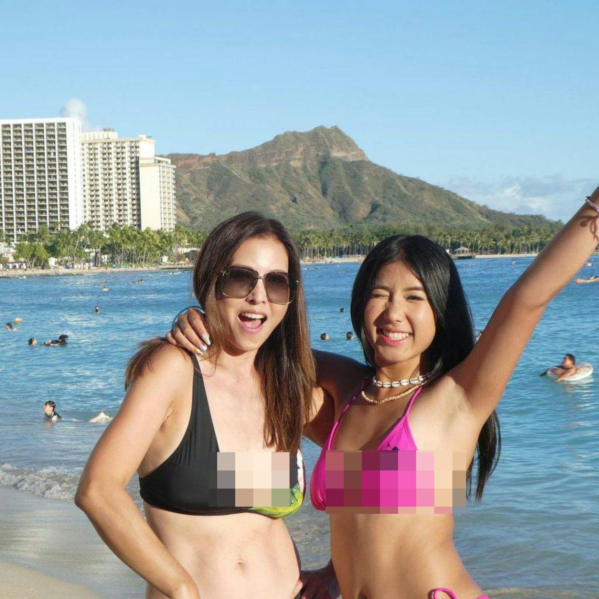 李婉华21岁女儿一动作秀身材 纽约街头单眼嘟嘴卖萌 | 新生活报 - ILifePost爱生活