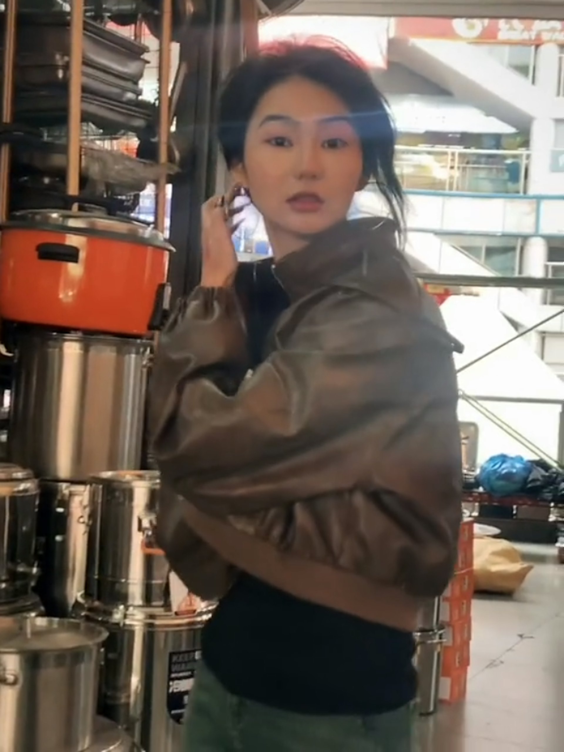 女生长相酷似张曼玉走红 网民赞“简直是电影女主，太美了” | 新生活报 - ILifePost爱生活