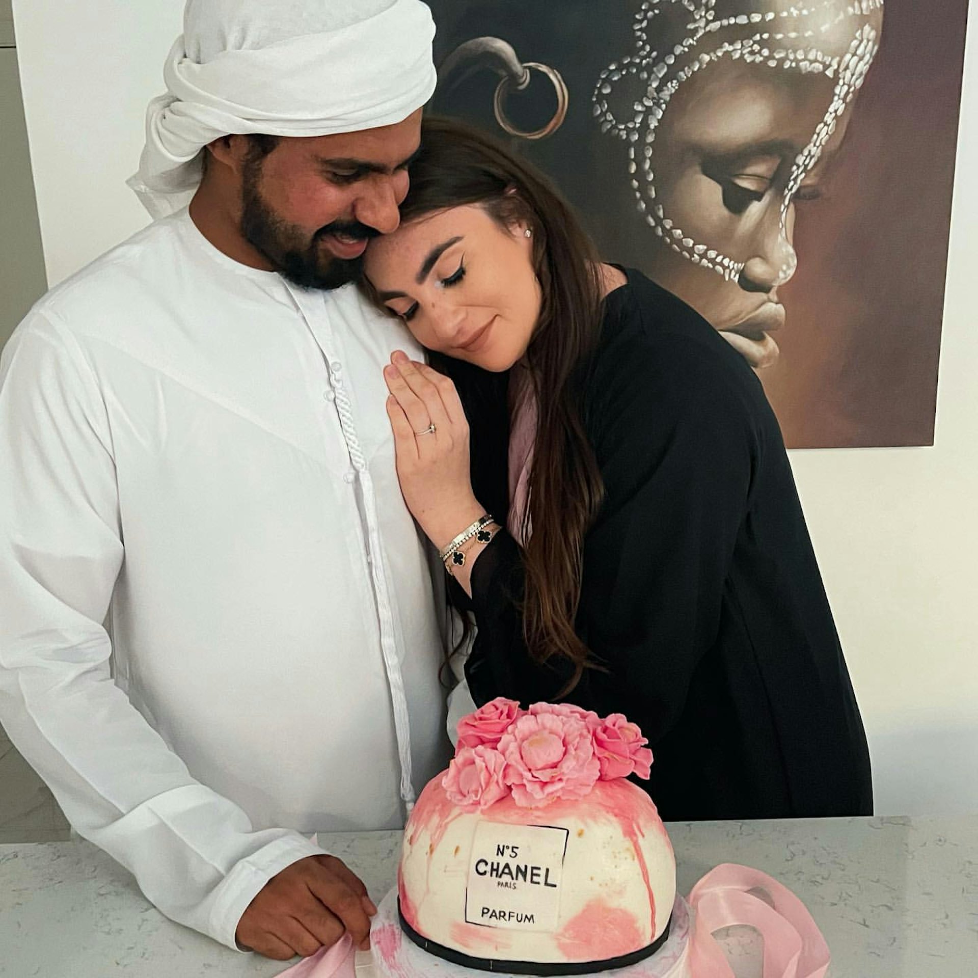 现实版《嫁个有钱人》？26岁女网红嫁杜拜富豪 婚姻多限制如监狱 | 新生活报 - ILifePost爱生活