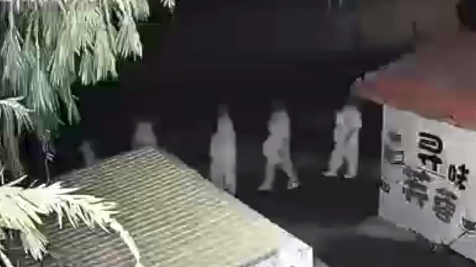 50名白衣人凌晨夜行 网民称“吓坏了” 官方：在进行辟谷 | 新生活报 - ILifePost爱生活