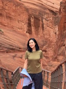 现身粉碎“下垂”传闻 53岁朱茵“峰”采依旧 | 新生活报 - ILifePost爱生活