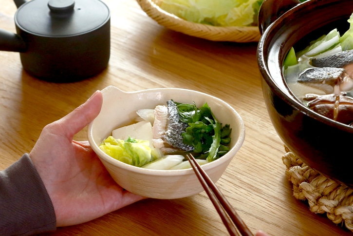 吃火锅常见 碗边凸一块真实用途曝光 网友惊：吃30年都不知 | 新生活报 - ILifePost爱生活