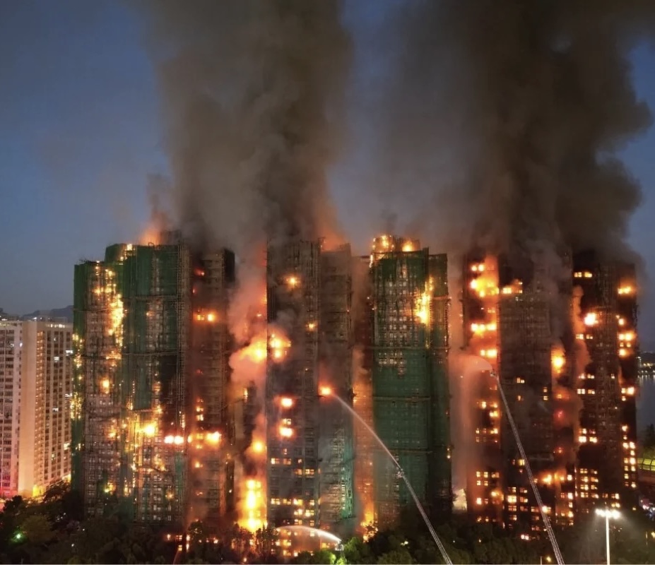 香港恶火 起火点曝光 竹棚冒火光从底烧到顶 | 新生活报 - ILifePost爱生活